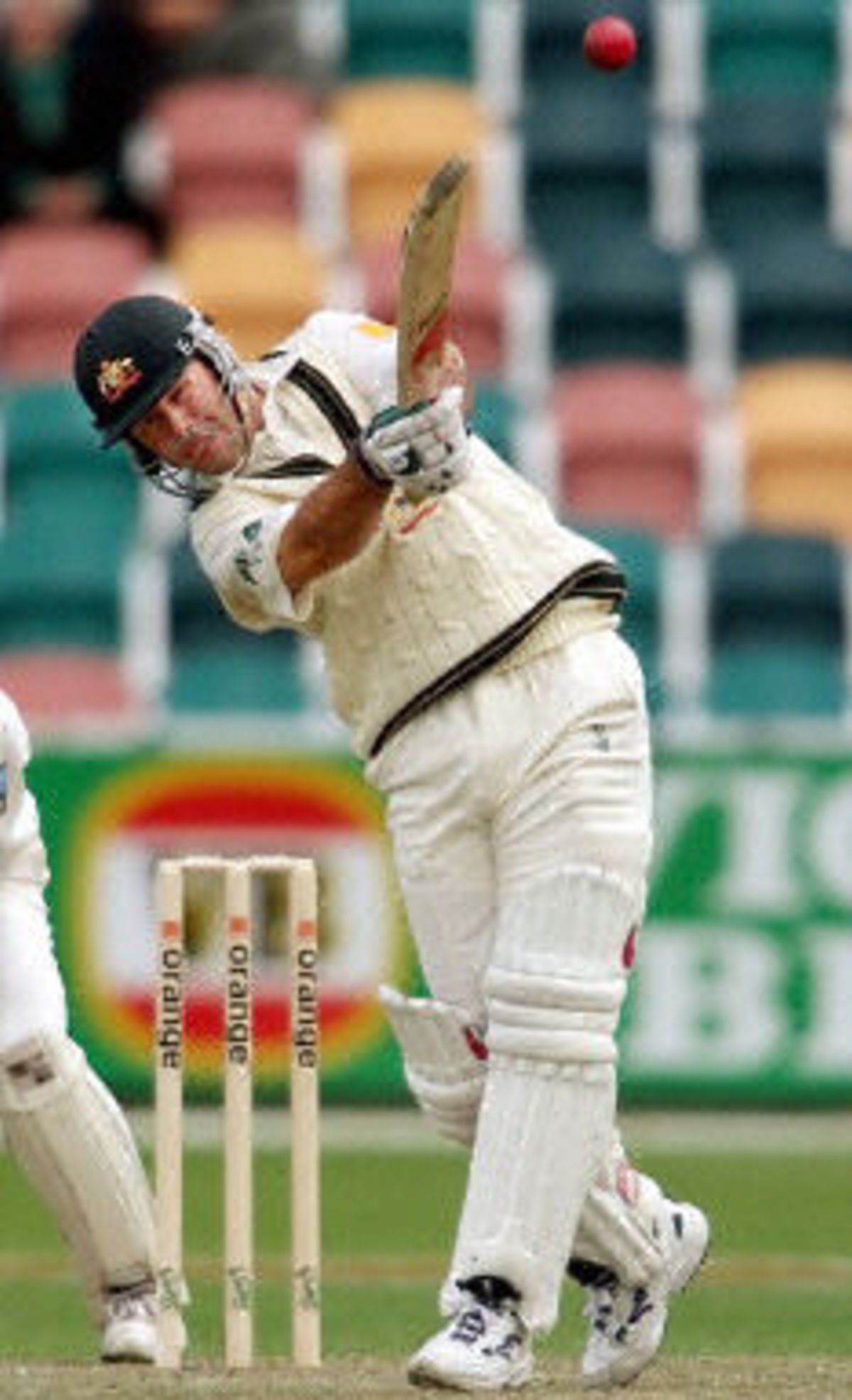 Ricky Ponting hooks a Cairns delivery | ESPNcricinfo.com