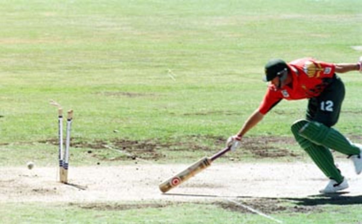 Pat Symcox home safe | ESPNcricinfo.com
