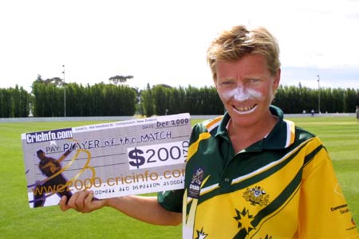 Australian bowler Zoe Goss makes a delivery | ESPNcricinfo.com