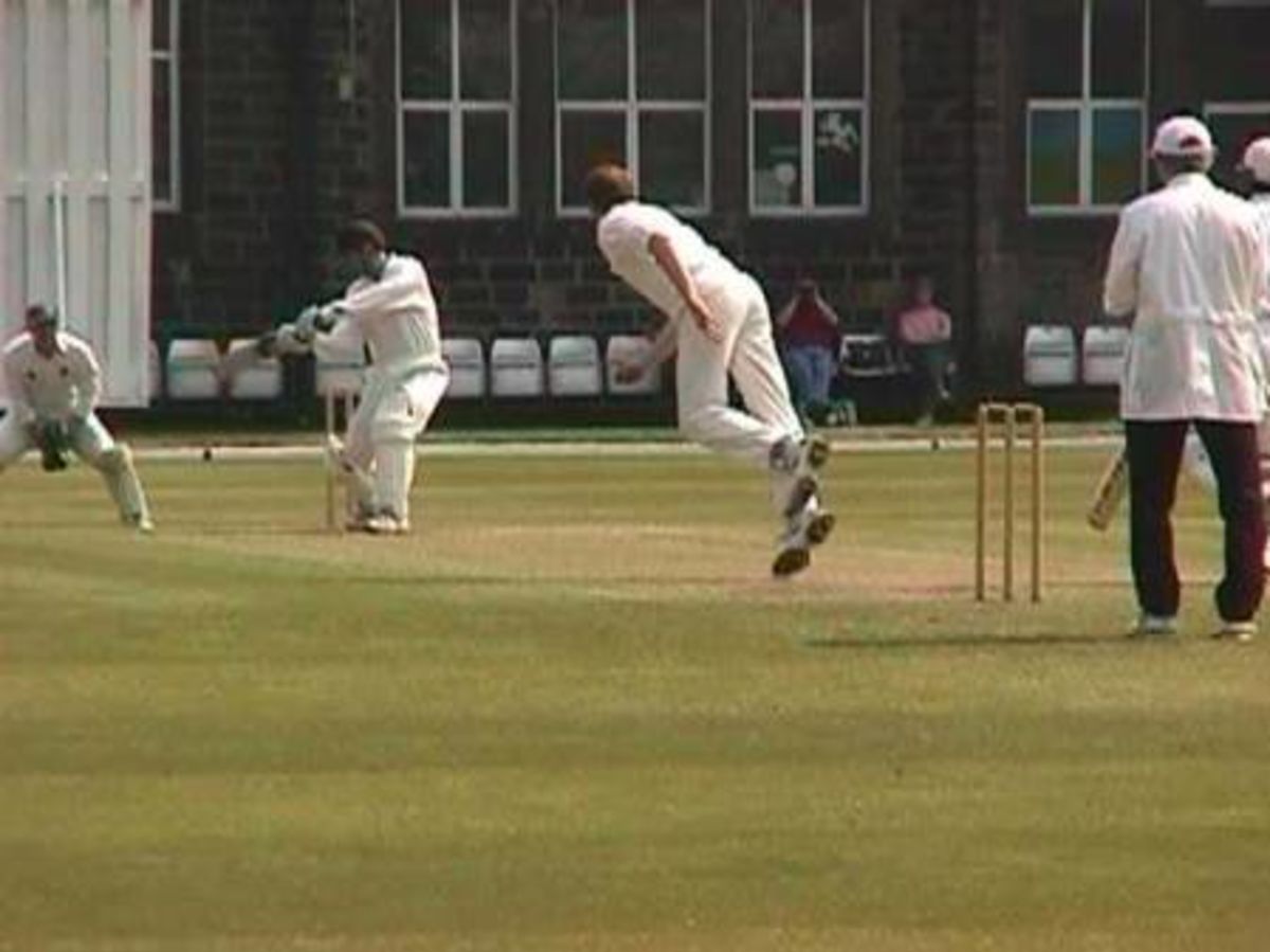 Nathan Astle facing Daniel Marsh at Centre Vale | ESPNcricinfo.com