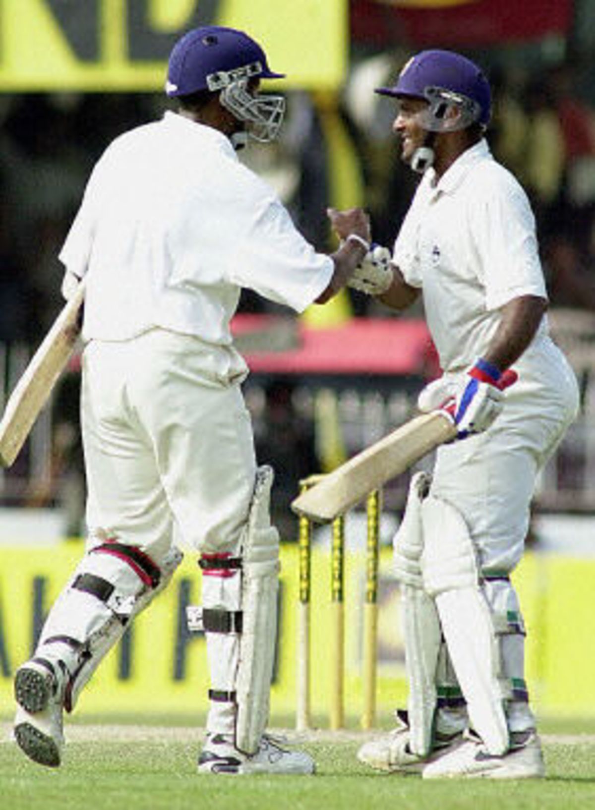 Hashan Tillakaratne acknowledges the crowd after completing his nineth ...