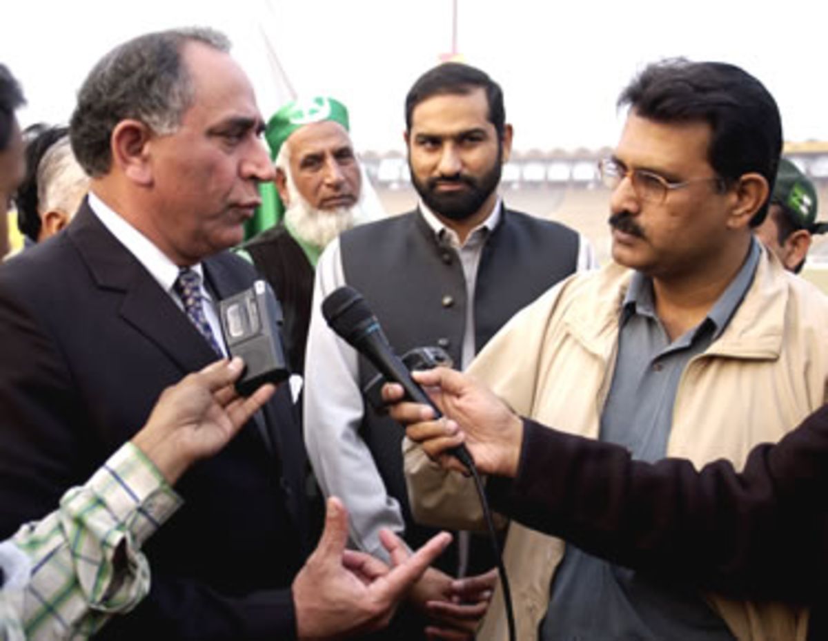 Gen. Tauqir Zia talking to the press | ESPNcricinfo.com