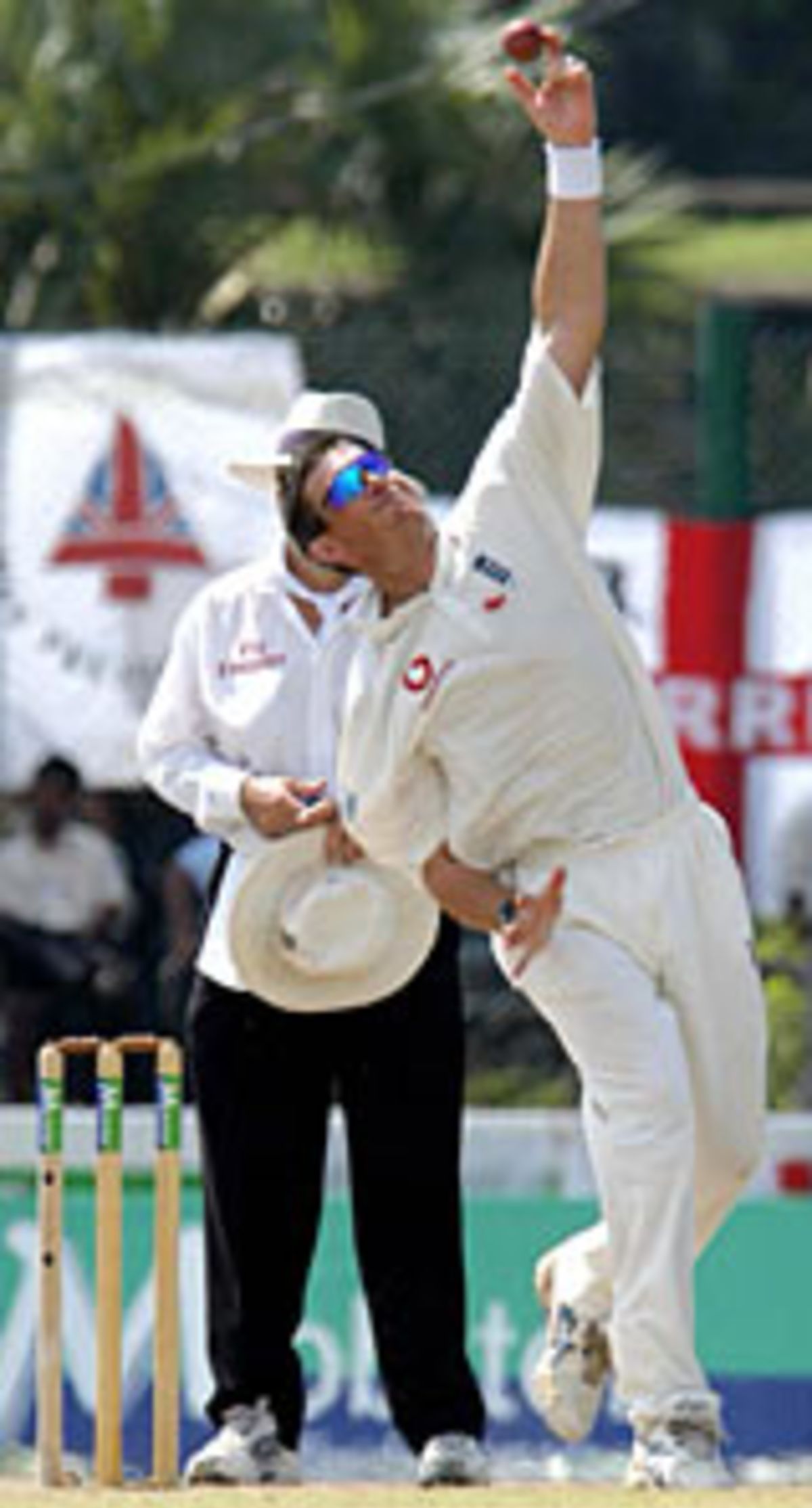 Ashley Giles bowls during Sri Lanka's second innings | ESPNcricinfo.com