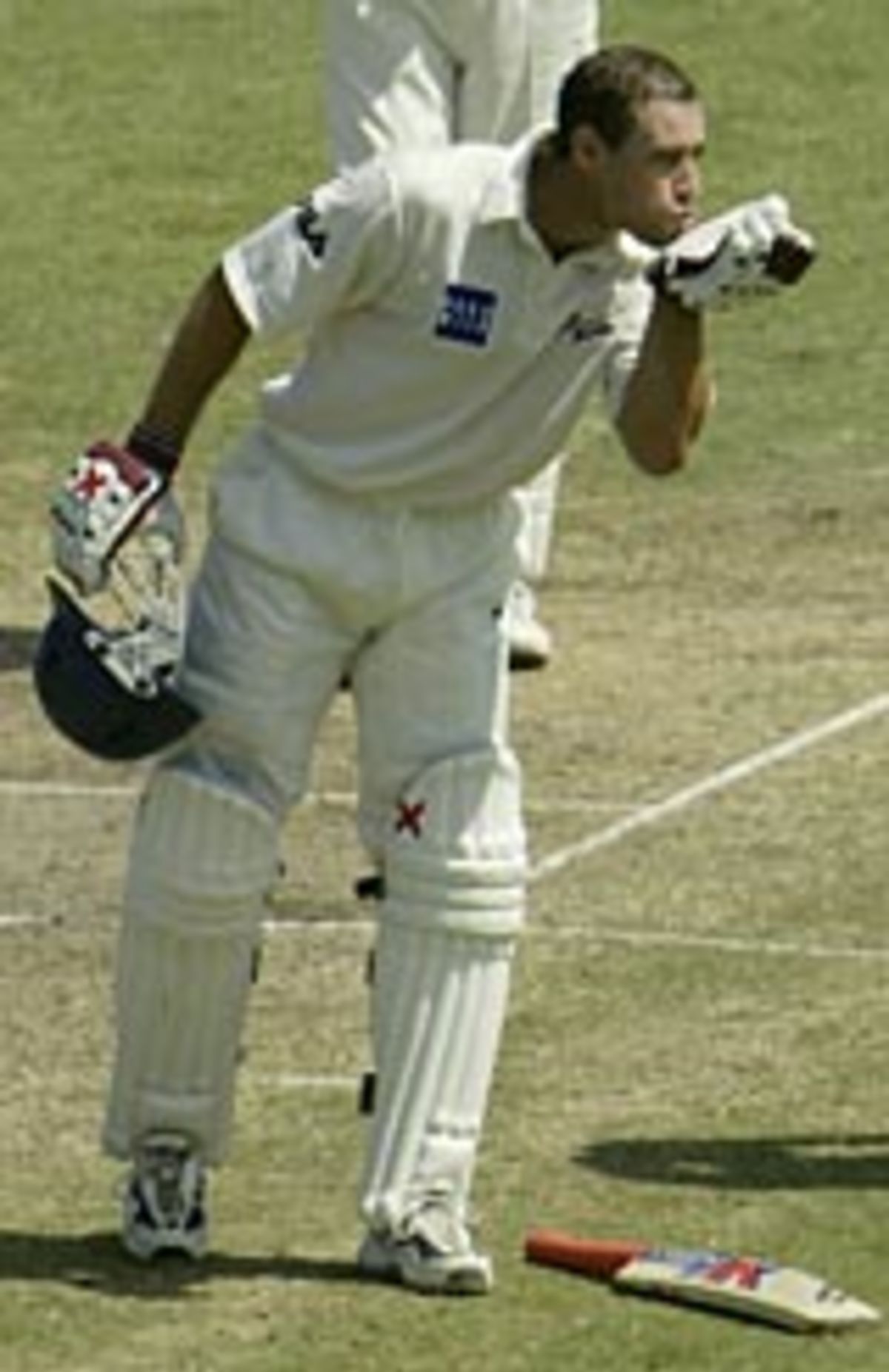 Michael Bevan blows a kiss on reaching 200 | ESPNcricinfo.com