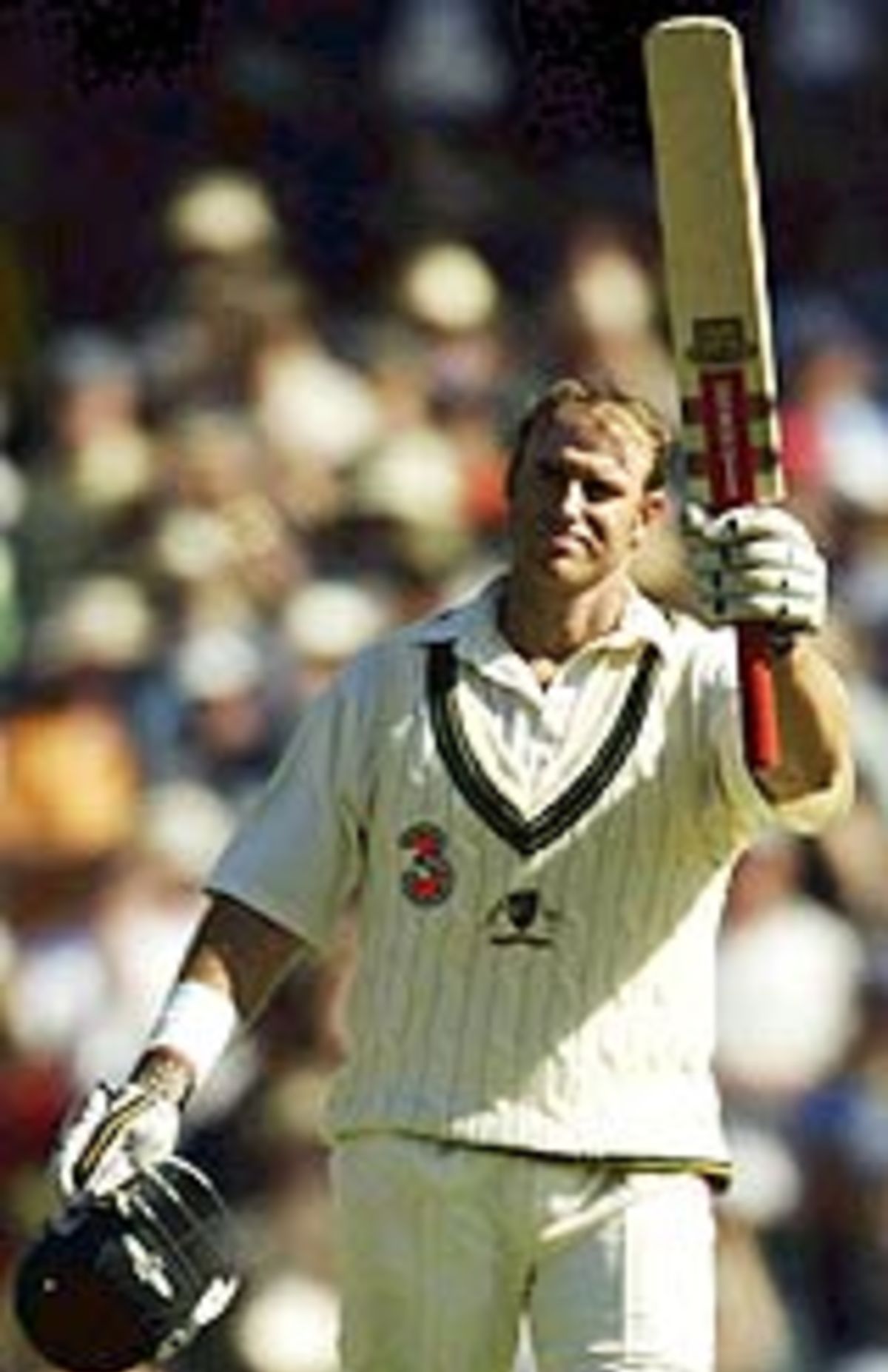 Matthew Hayden acknowledges the applause for his 17th Test century ...