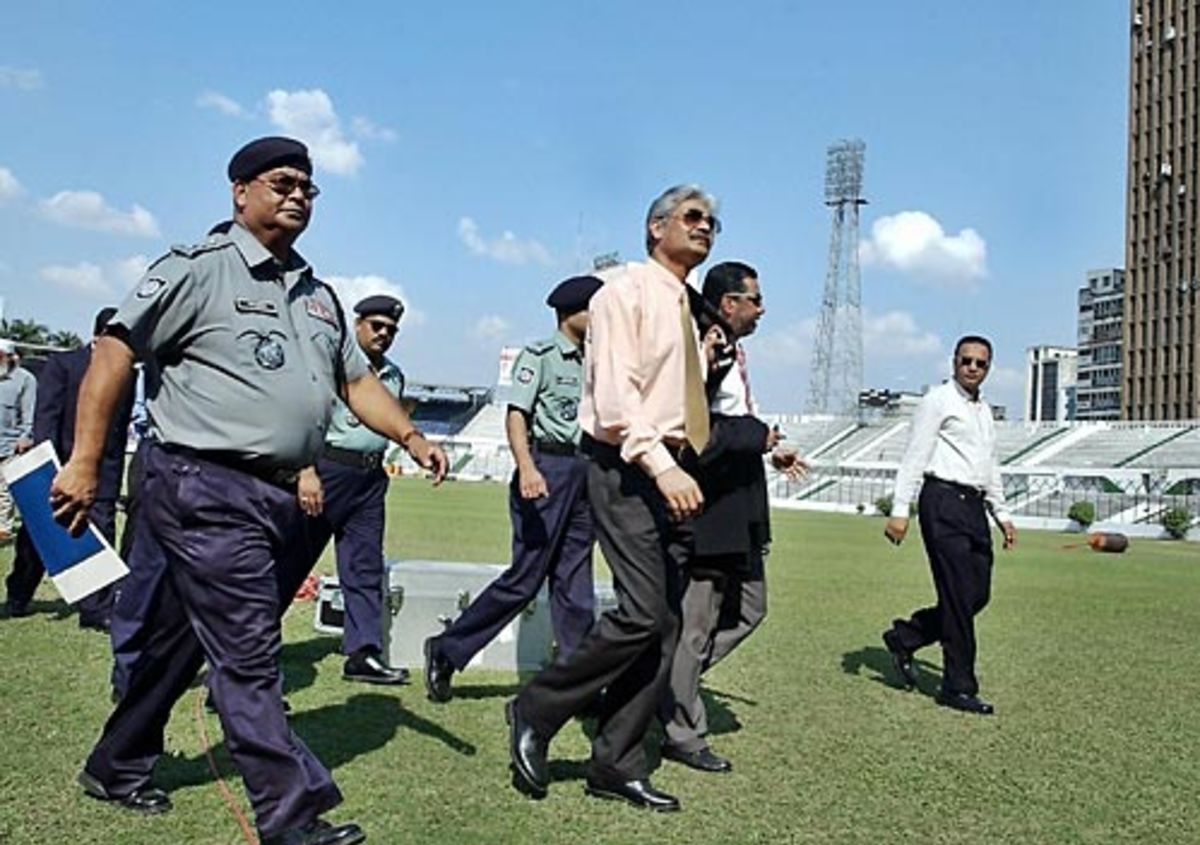 Yashuvardhan Azad, the inspector general of Indian police's VIP ...