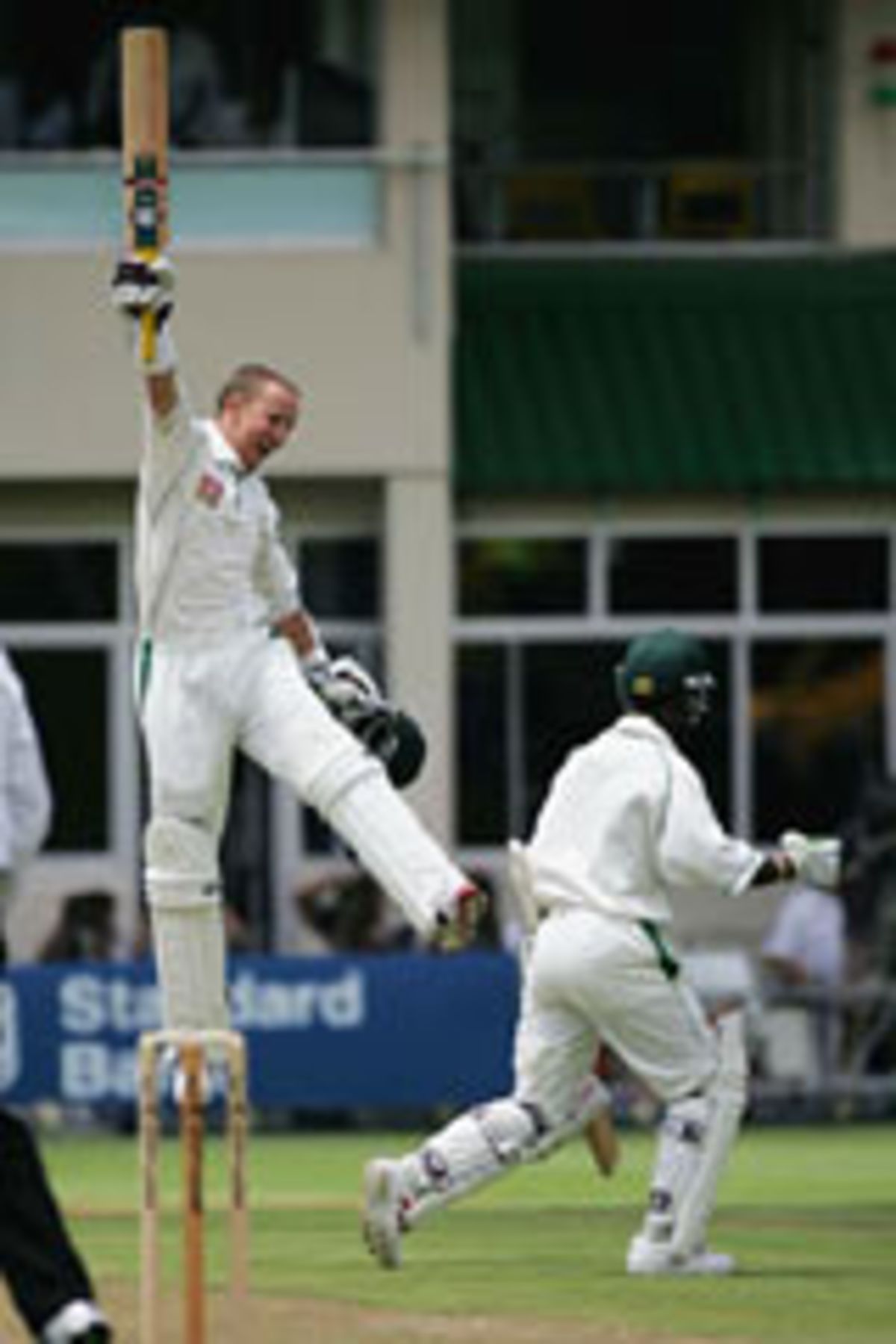 Boeta Dippenaar celebrates his hundred | ESPNcricinfo.com