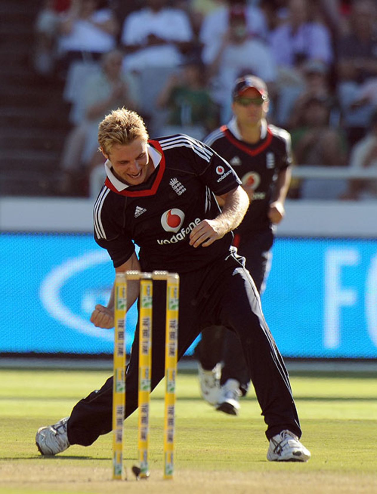 Luke Wright was promoted to open the batting and after a short flurry ...