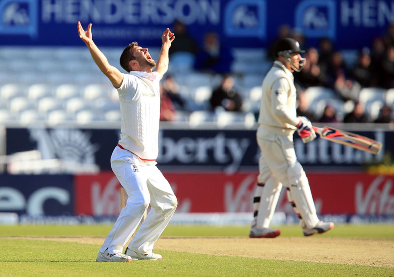 Steven Davies helped steady Surrey | ESPNcricinfo.com