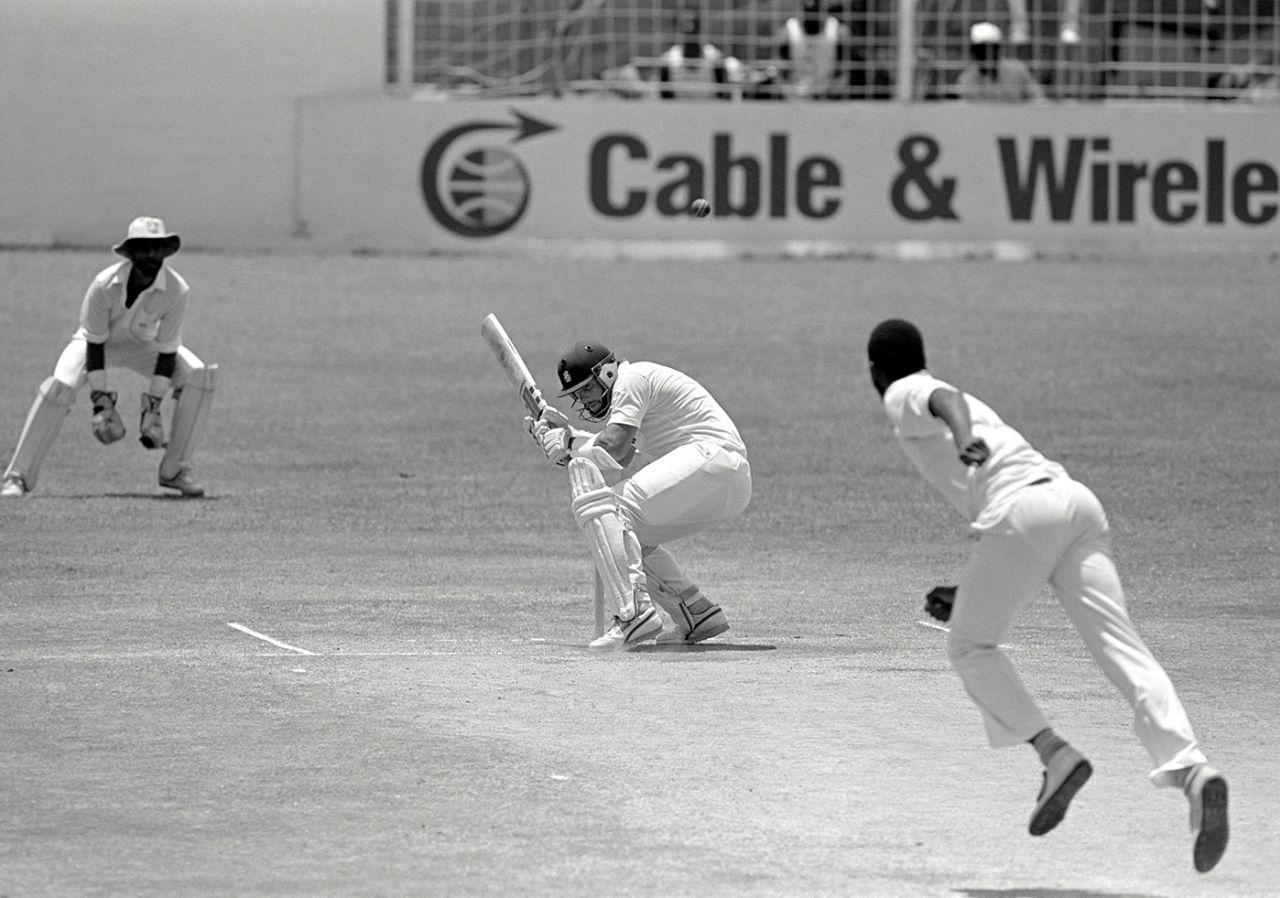 Robin Smith ducks a bouncer from Courtney Walsh | ESPNcricinfo.com