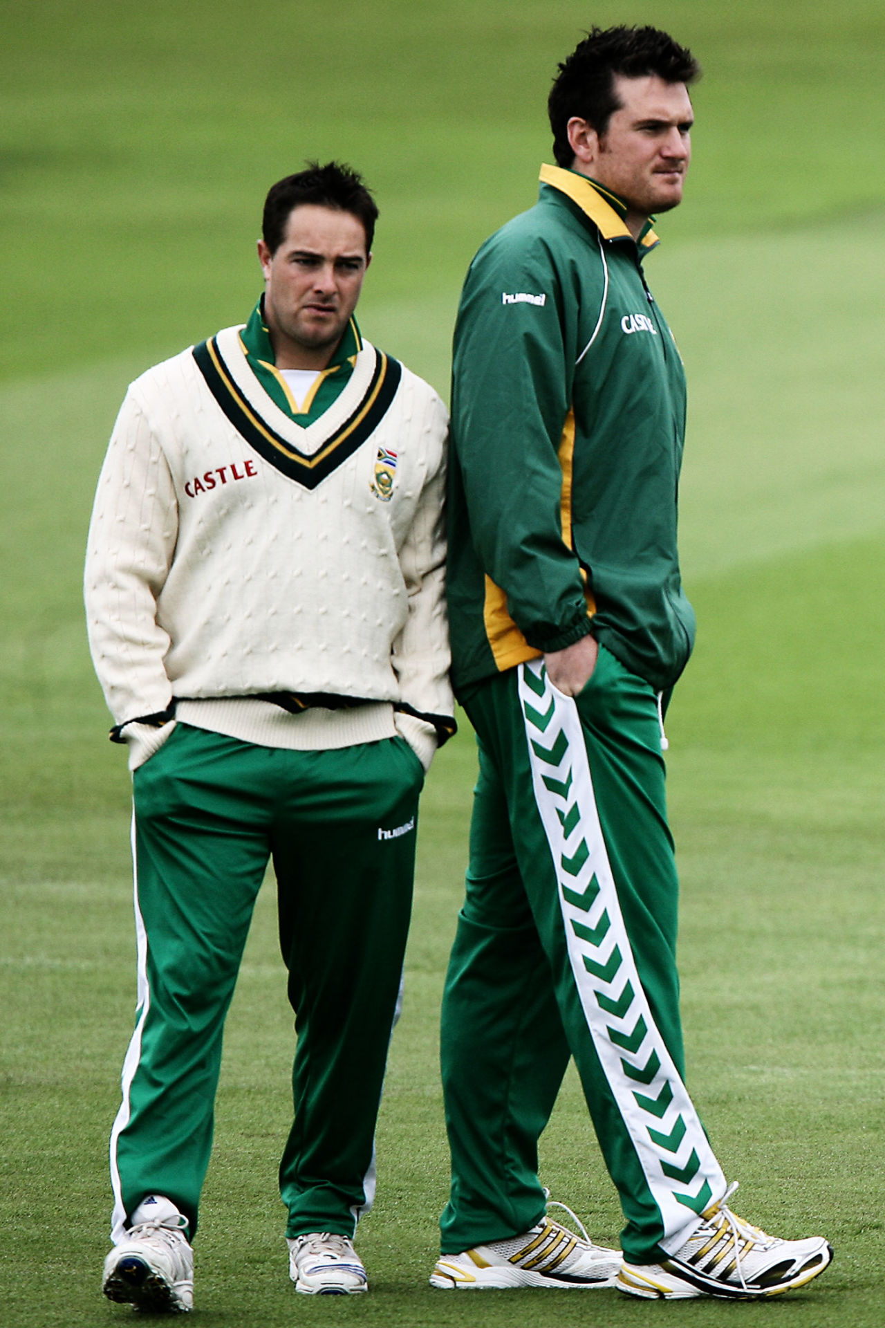 Phil Neale gives slip catching practice ahead of the 2008 Headingley ...