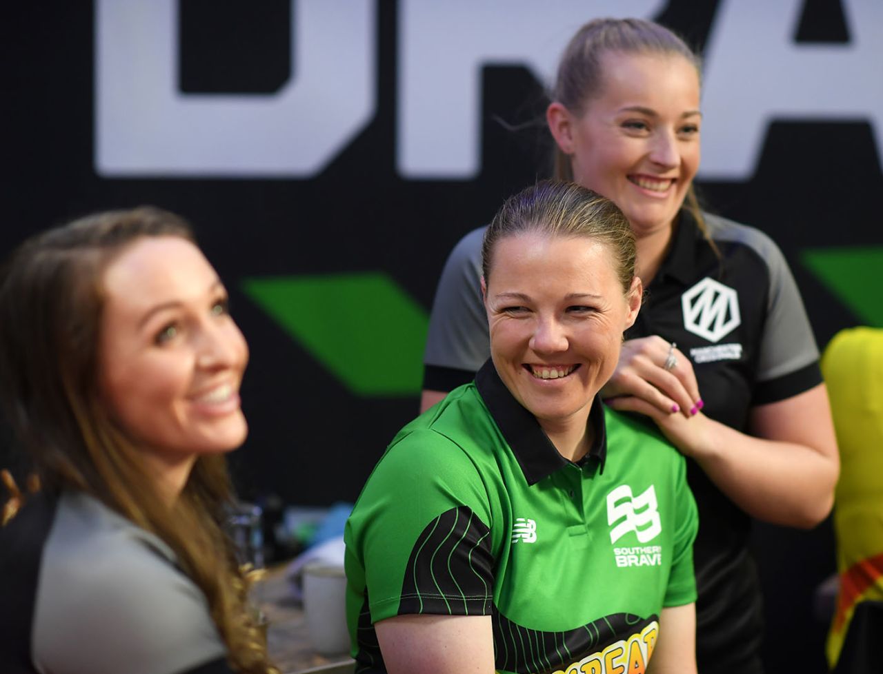Anya Shrubsole has re-signed for Southern Brave | ESPNcricinfo.com