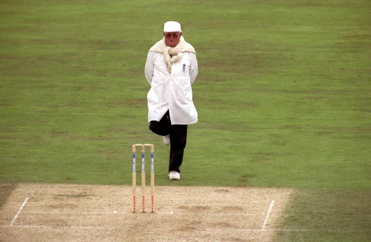 David Shepherd signals a leg-bye | ESPNcricinfo.com