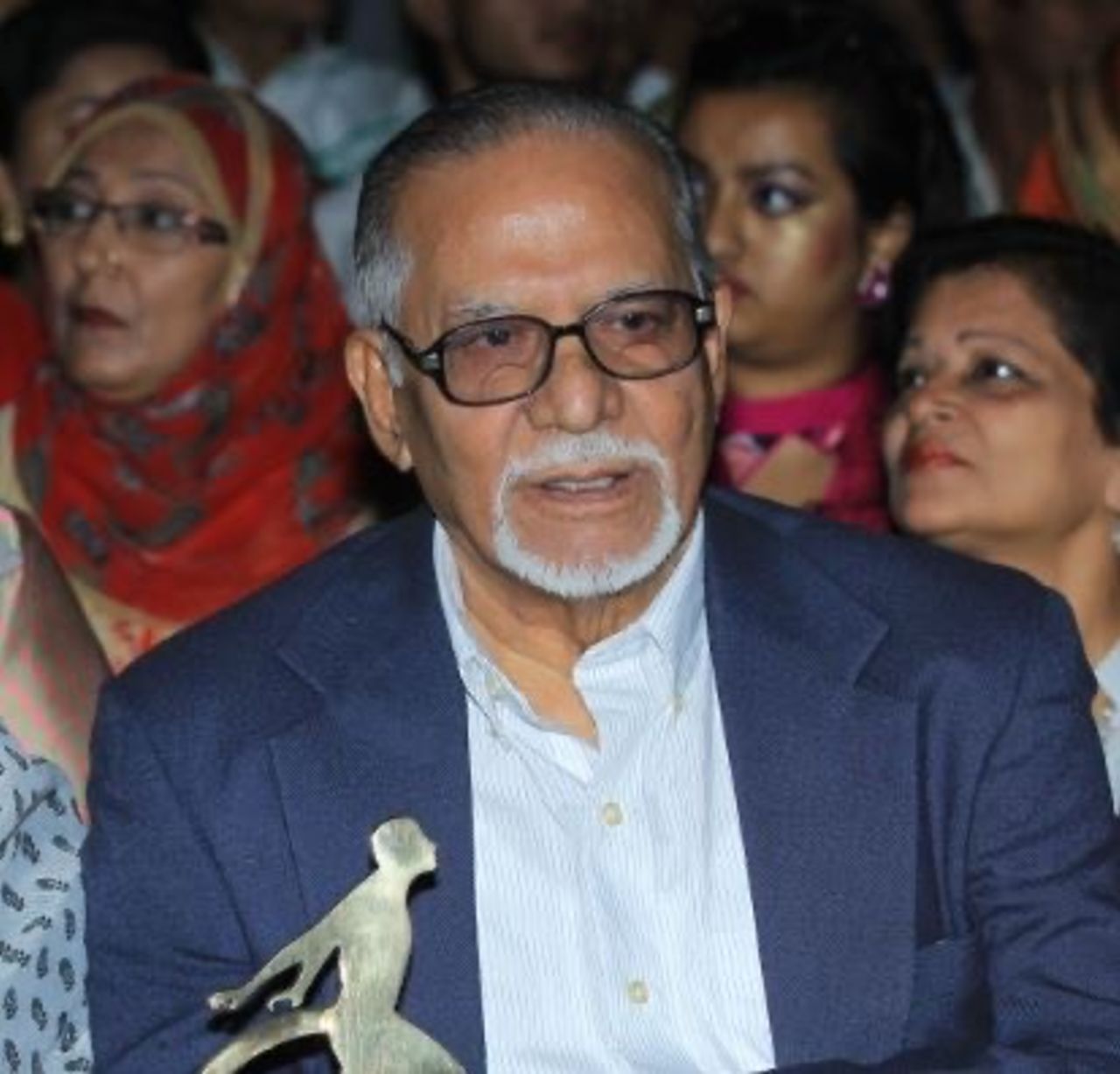 Raisuddin Ahmed was awarded the lifetime achievement award at the 2017 ...