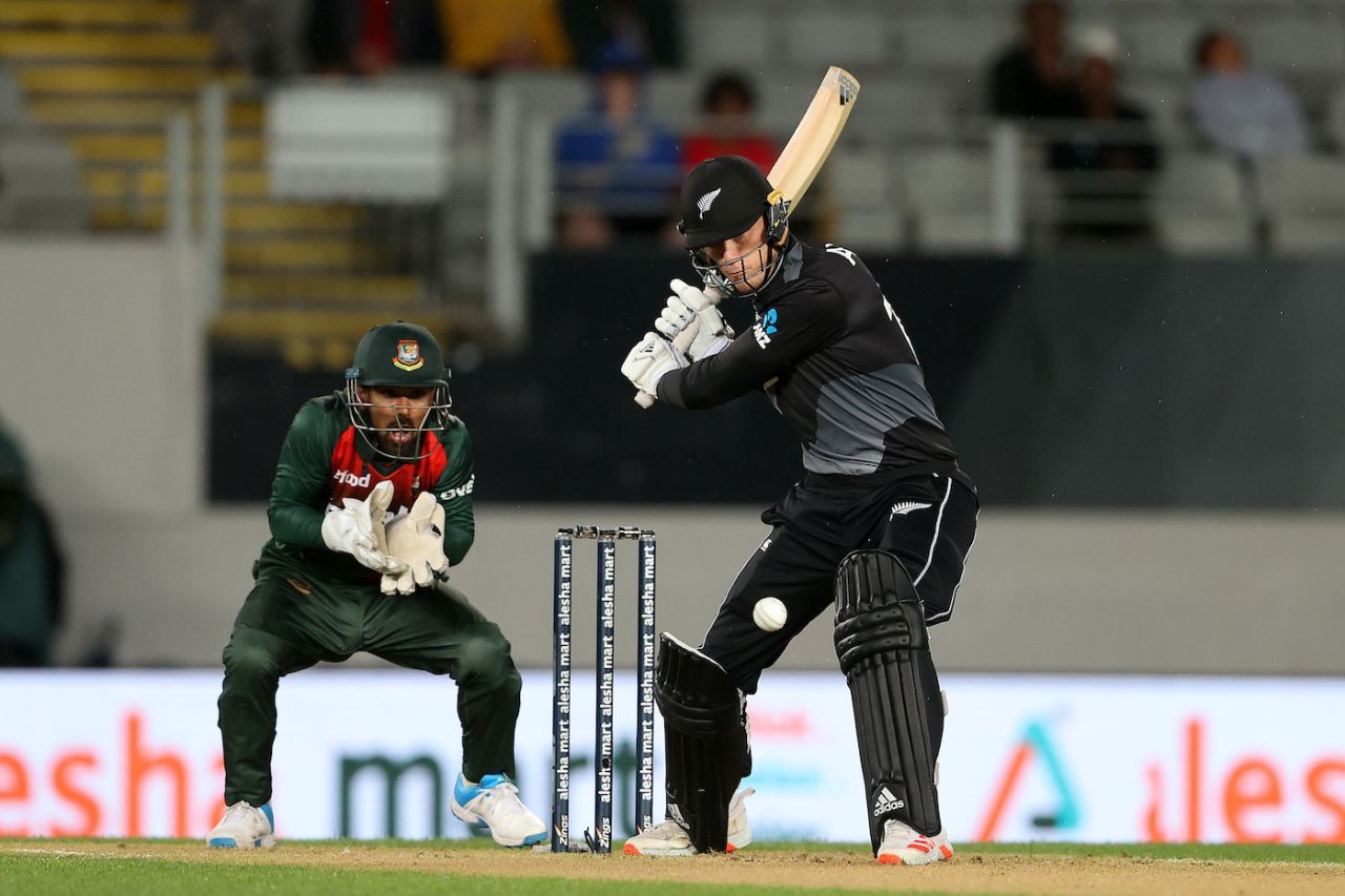 Finn Allen gets ready to punch the ball | ESPNcricinfo.com Finn Allen gets ready to punch the ball | ESPNcricinfo.com