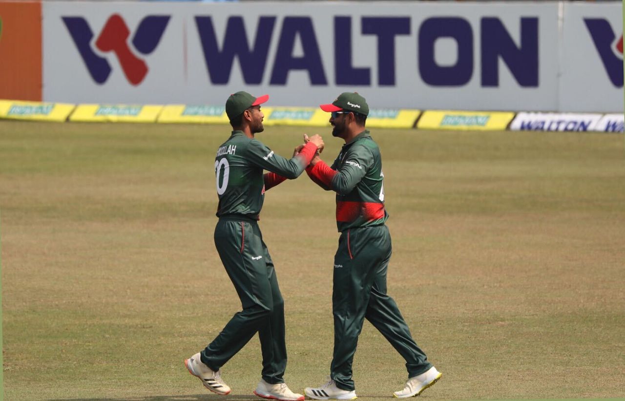 Mahmudullah and Tamim Iqbal celebrate Rahmanullah Gurbaz's wicket ...