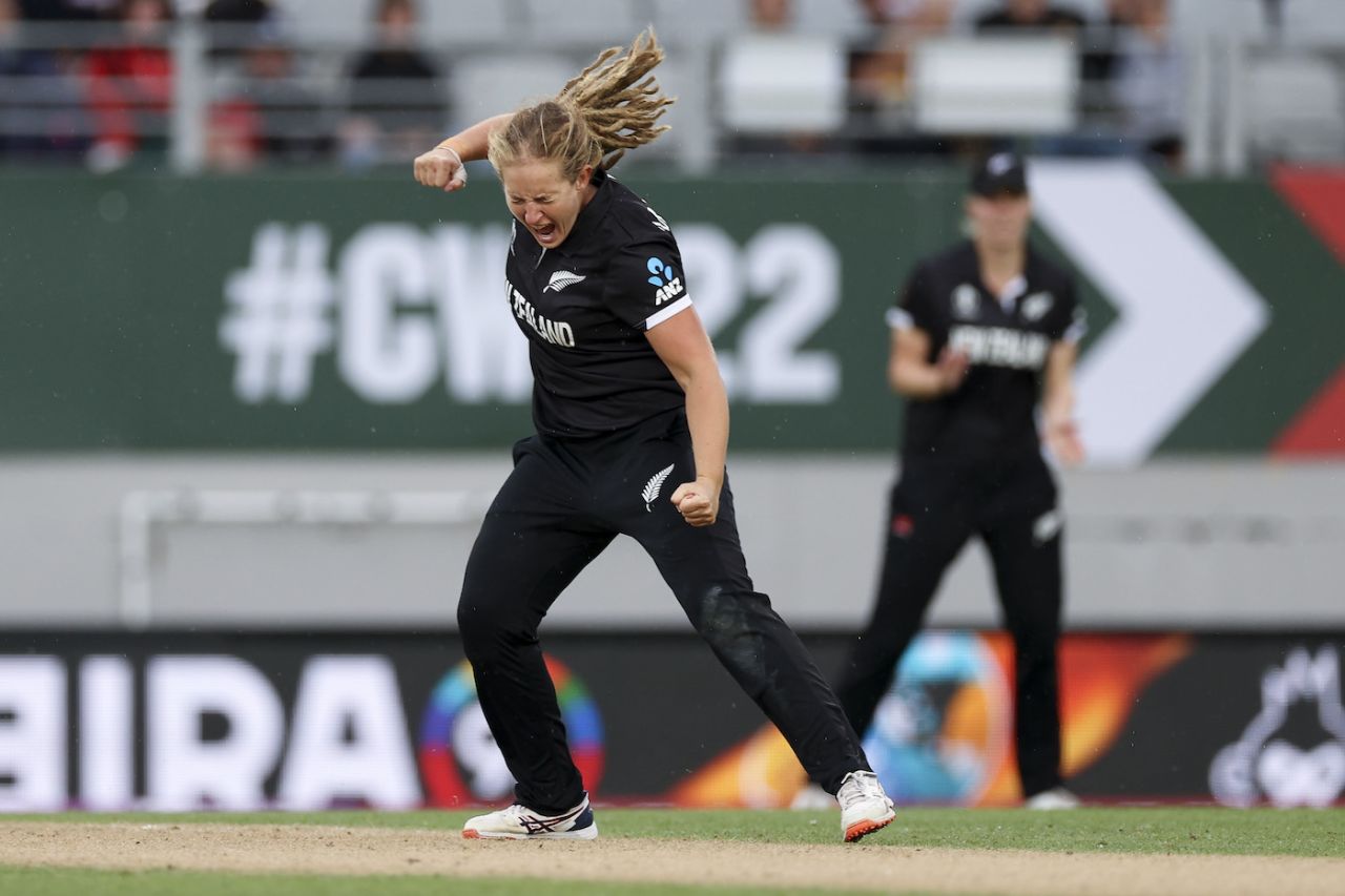 Anya Shrubsole pumps the air after hitting the winning runs ...