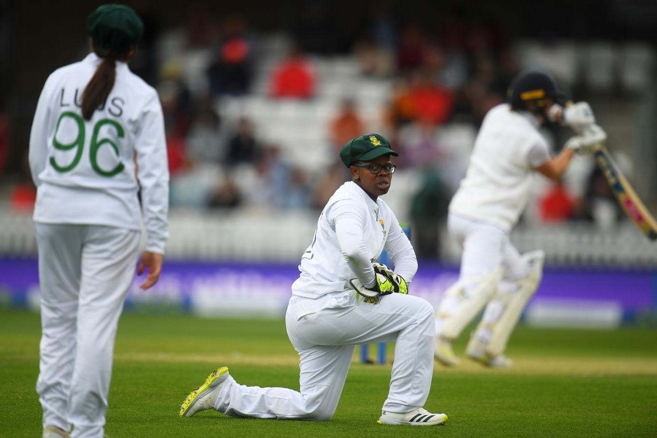 A dejected Heather Knight after she fell short | ESPNcricinfo.com