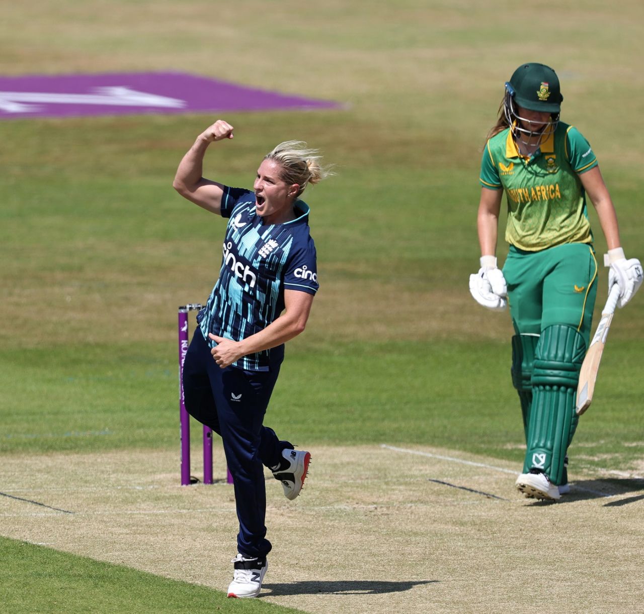 Katherine Brunt celebrates dismissing Andrie Steyn | ESPNcricinfo.com