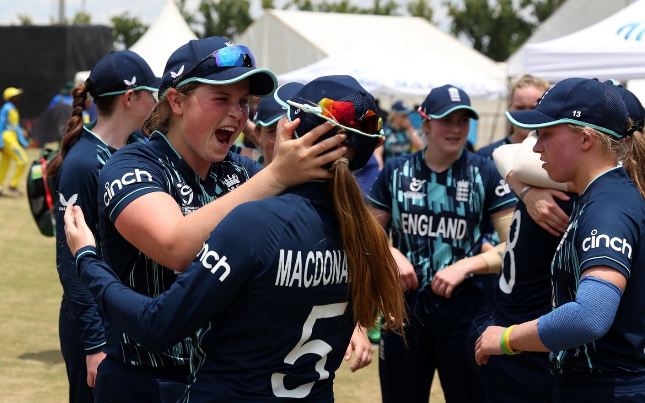Davina Perrin celebrates after taking a one-handed catch | ESPNcricinfo.com