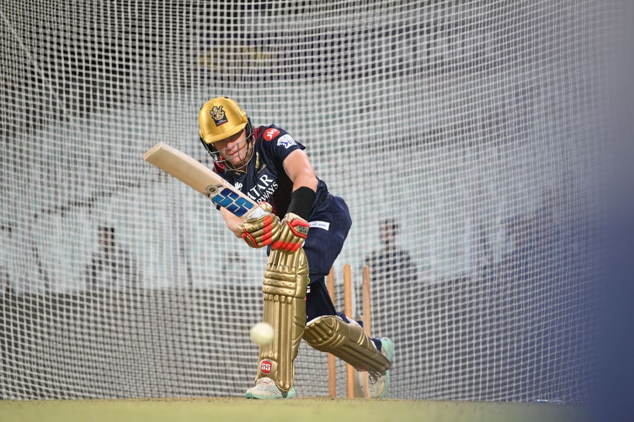 Finn Allen bats in the nets | ESPNcricinfo.com