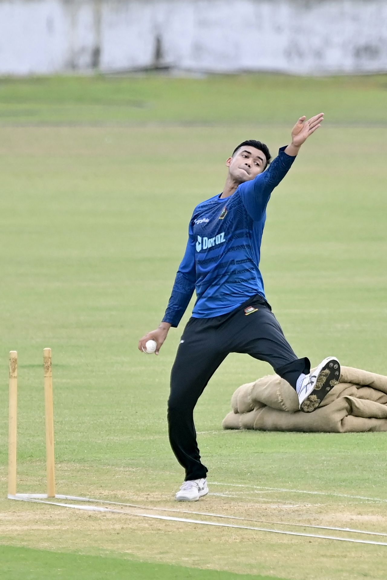 Taskin Ahmed bowls in training | ESPNcricinfo.com