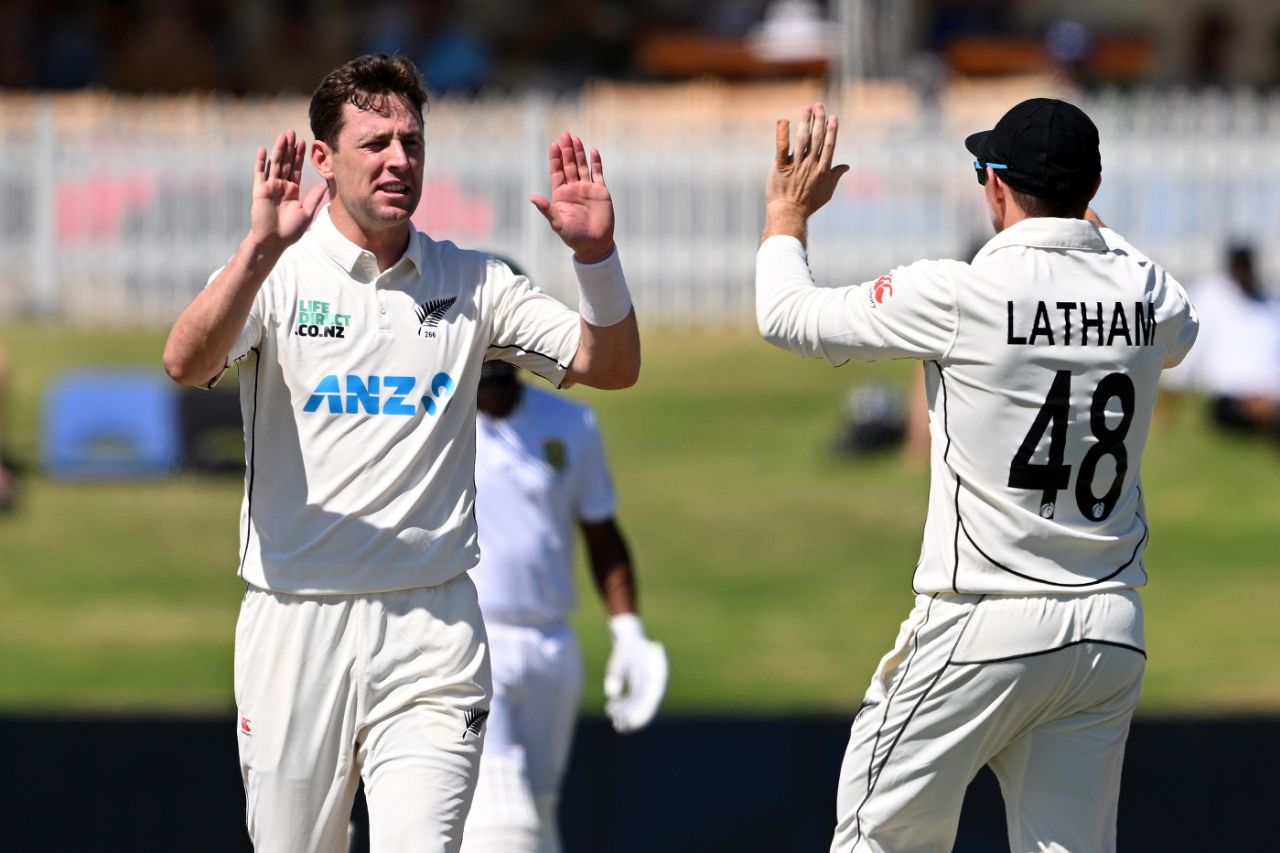 Matt Henry struck twice in an over removing David Bedingham and Ruan de ...