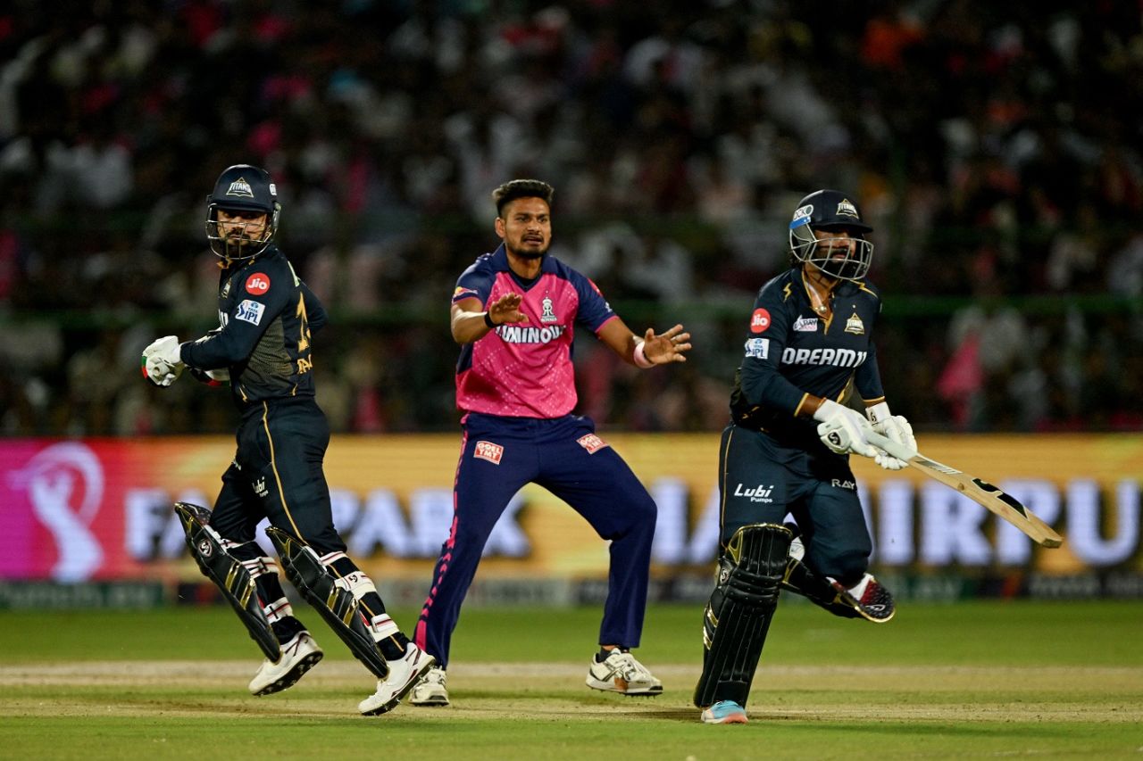 Sanju Samson and Yuzvendra Chahal celebrate | ESPNcricinfo.com
