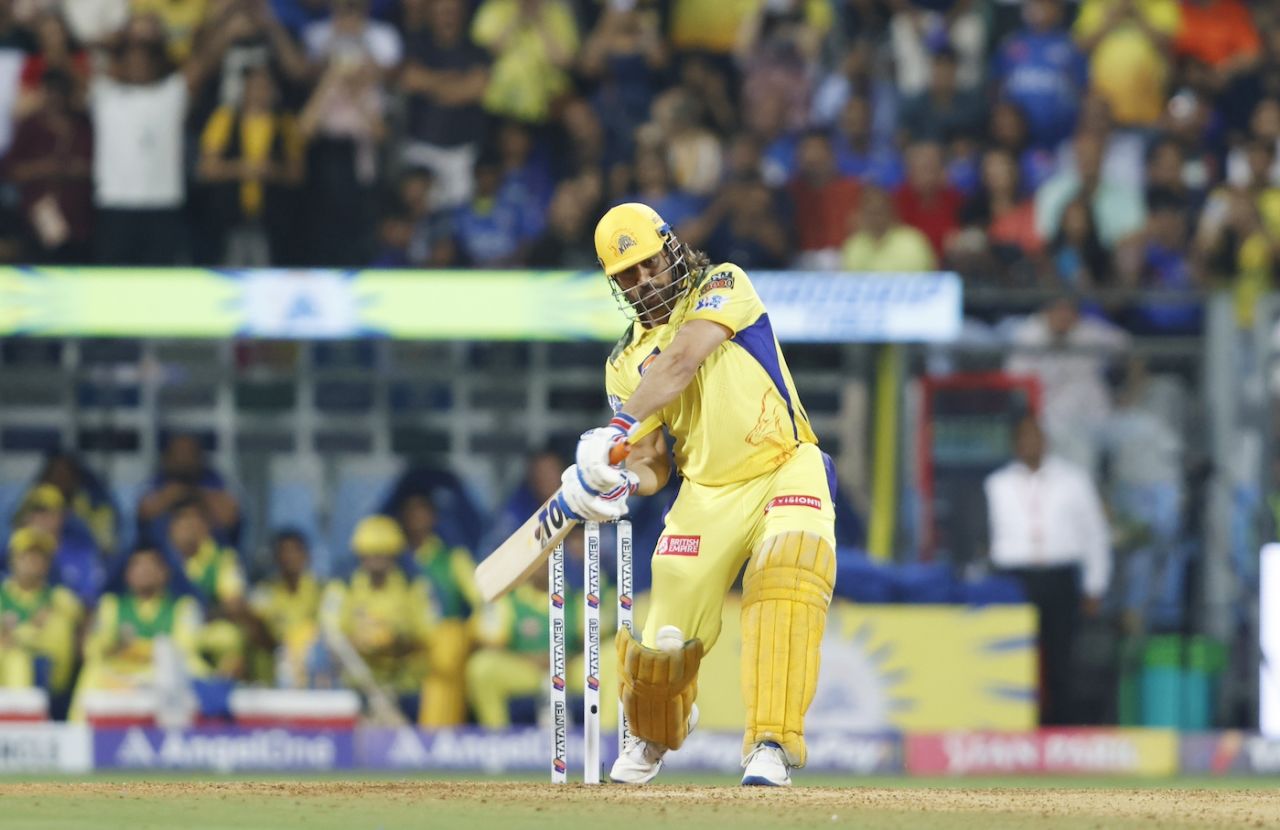 MS Dhoni hit three sixes off his first three balls | ESPNcricinfo.com