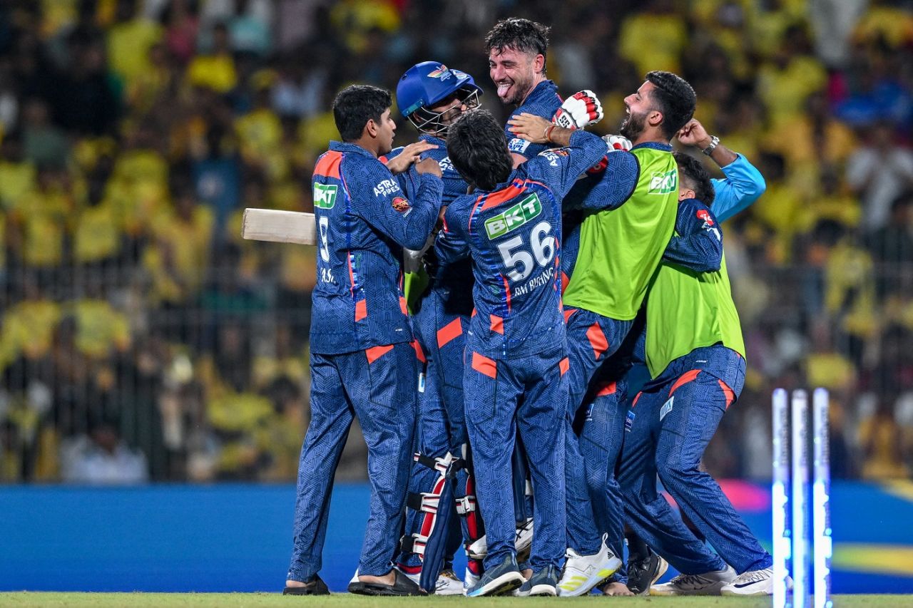 Marcus Stoinis and Deepak Hooda celebrate LSG's win | ESPNcricinfo.com