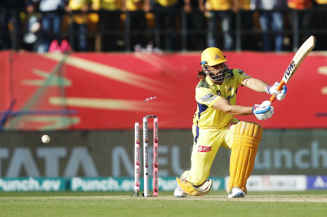 Harshal Patel celebrates dismissing MS Dhoni for a golden duck ...
