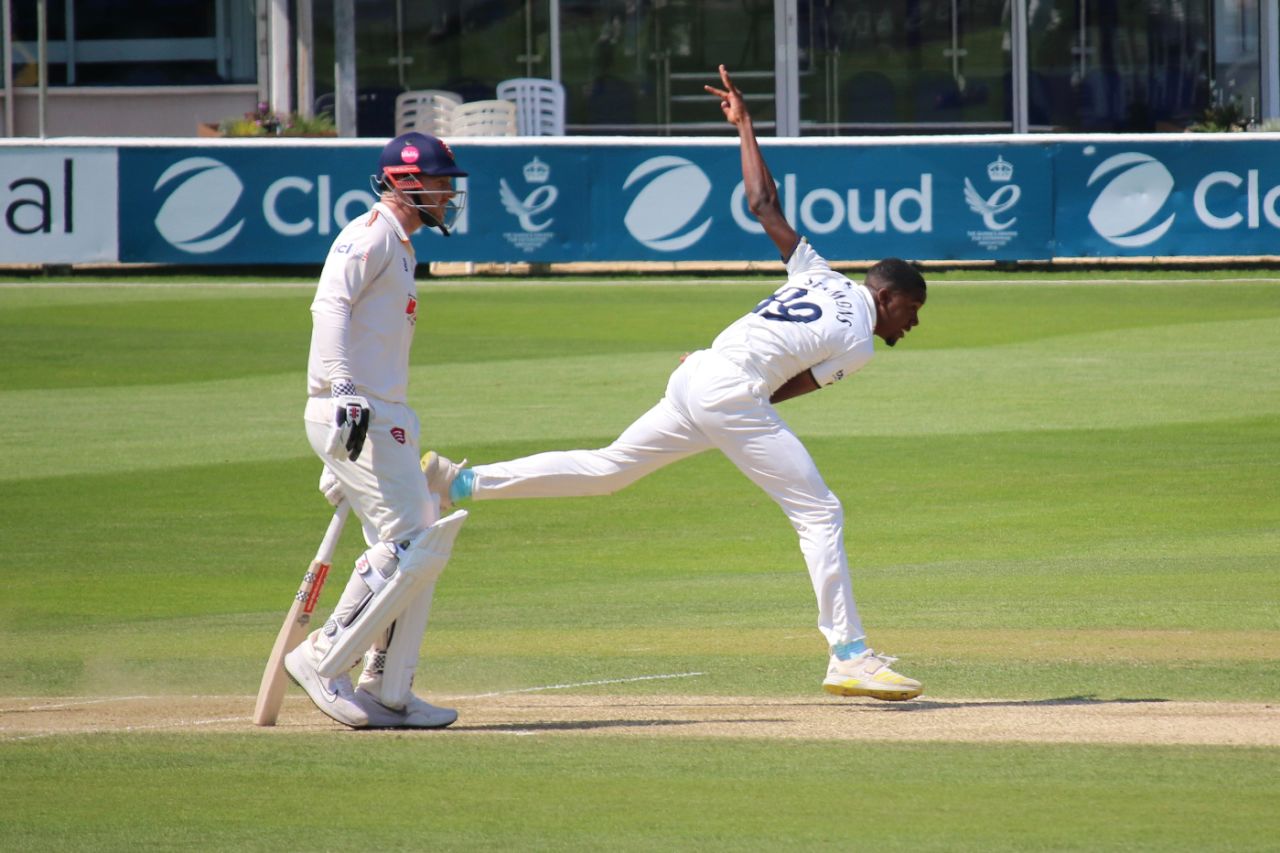 Che Simmons bowls during his first-class debut | ESPNcricinfo.com