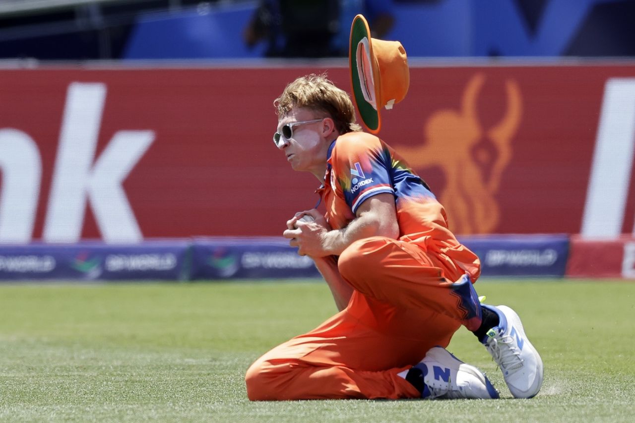 Tim Pringle catches Heinrich Klaasen like a cool dude | ESPNcricinfo.com