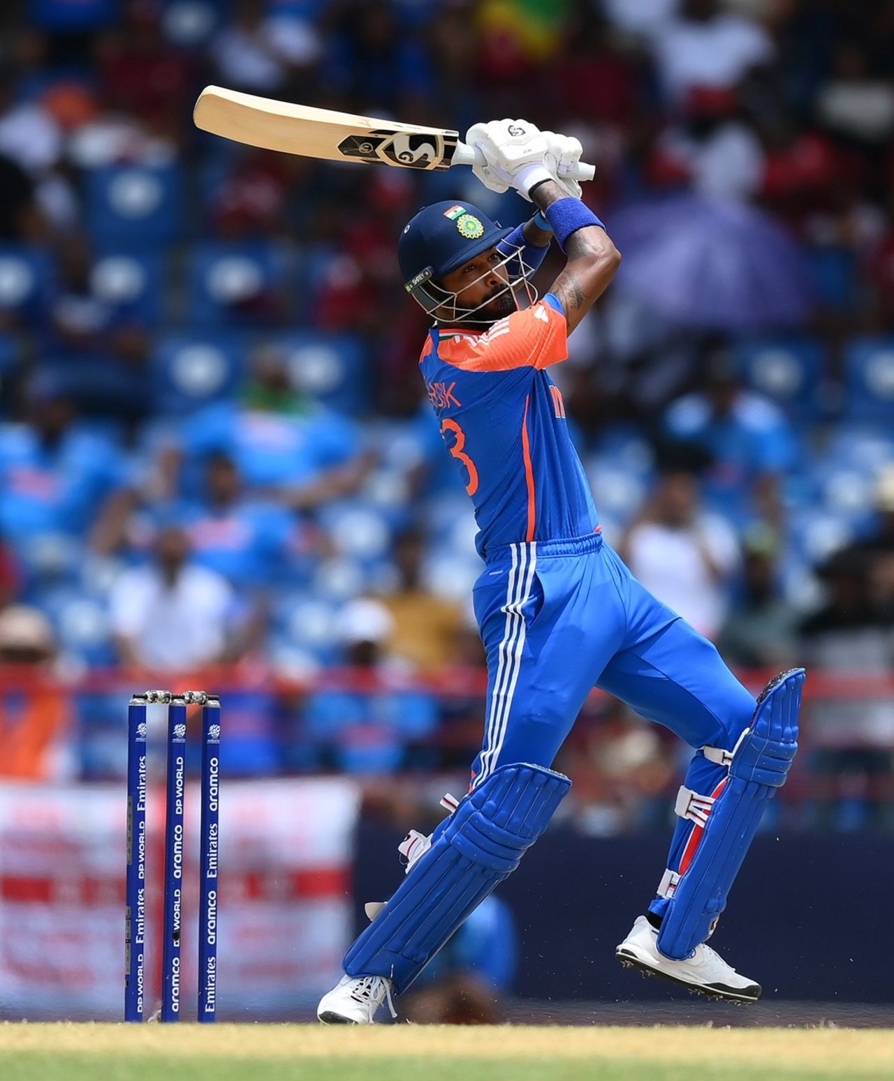 Mitchell Marsh dropped an easy chance from Hardik Pandya at backward ... Mitchell Marsh dropped an easy chance from Hardik Pandya at backward ...
