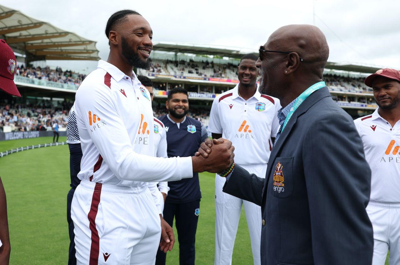 Viv Richards presents Mikyle Louis his maiden Test cap | ESPNcricinfo.com