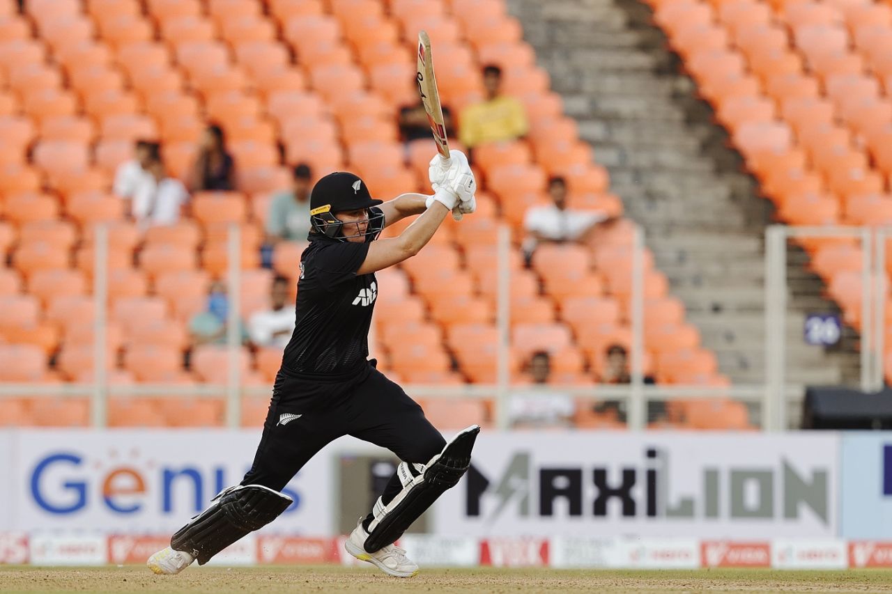 Lea Tahuhu added some valuable runs at the death | ESPNcricinfo.com
