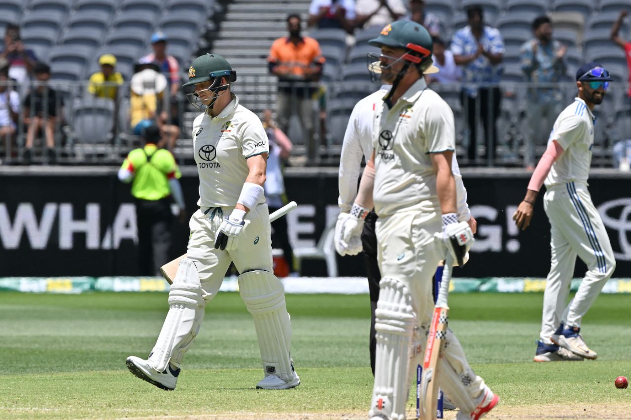 Steven Smith walks back in resignation after being undone by a snorter ...