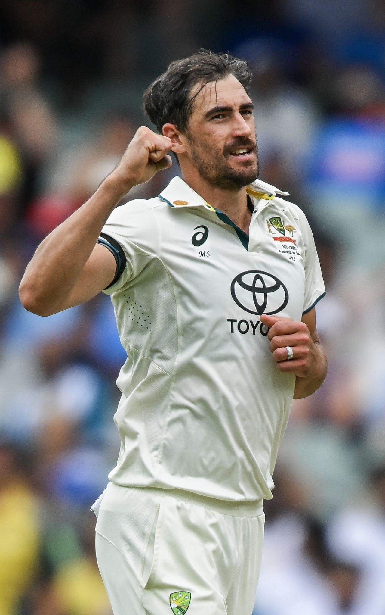 Mitchell Starc got his second when he sent KL Rahul back | ESPNcricinfo.com
