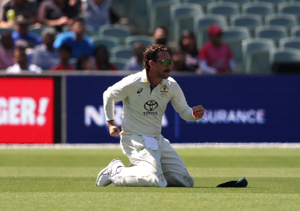Travis Head celebrates after taking Mohammed Siraj's catch ...