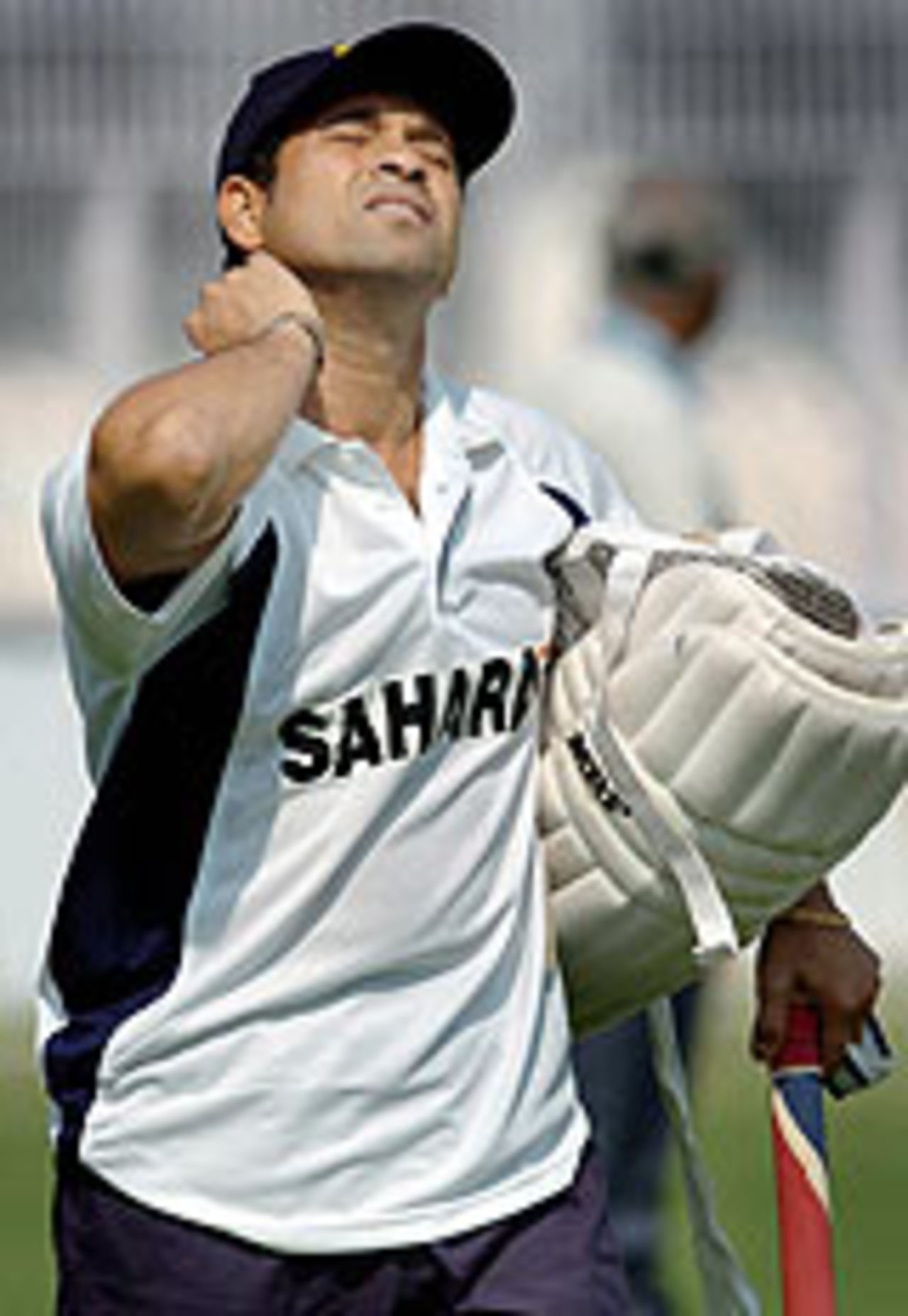 Rahul Dravid prepares to throw the ball during practice | ESPNcricinfo.com