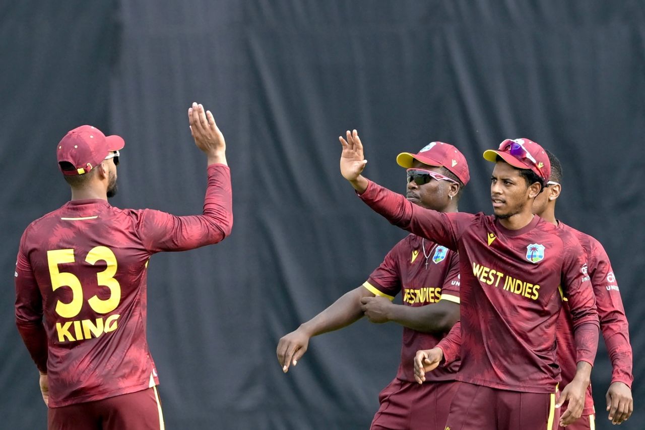 Jess Kerr bowled a maiden over with the new ball | ESPNcricinfo.com