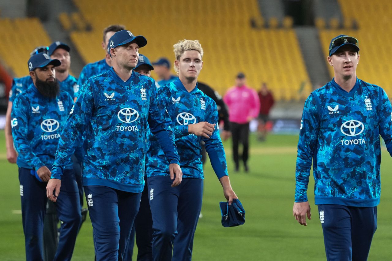 England troop off the field at Wellington after their 3-0 loss to New ...