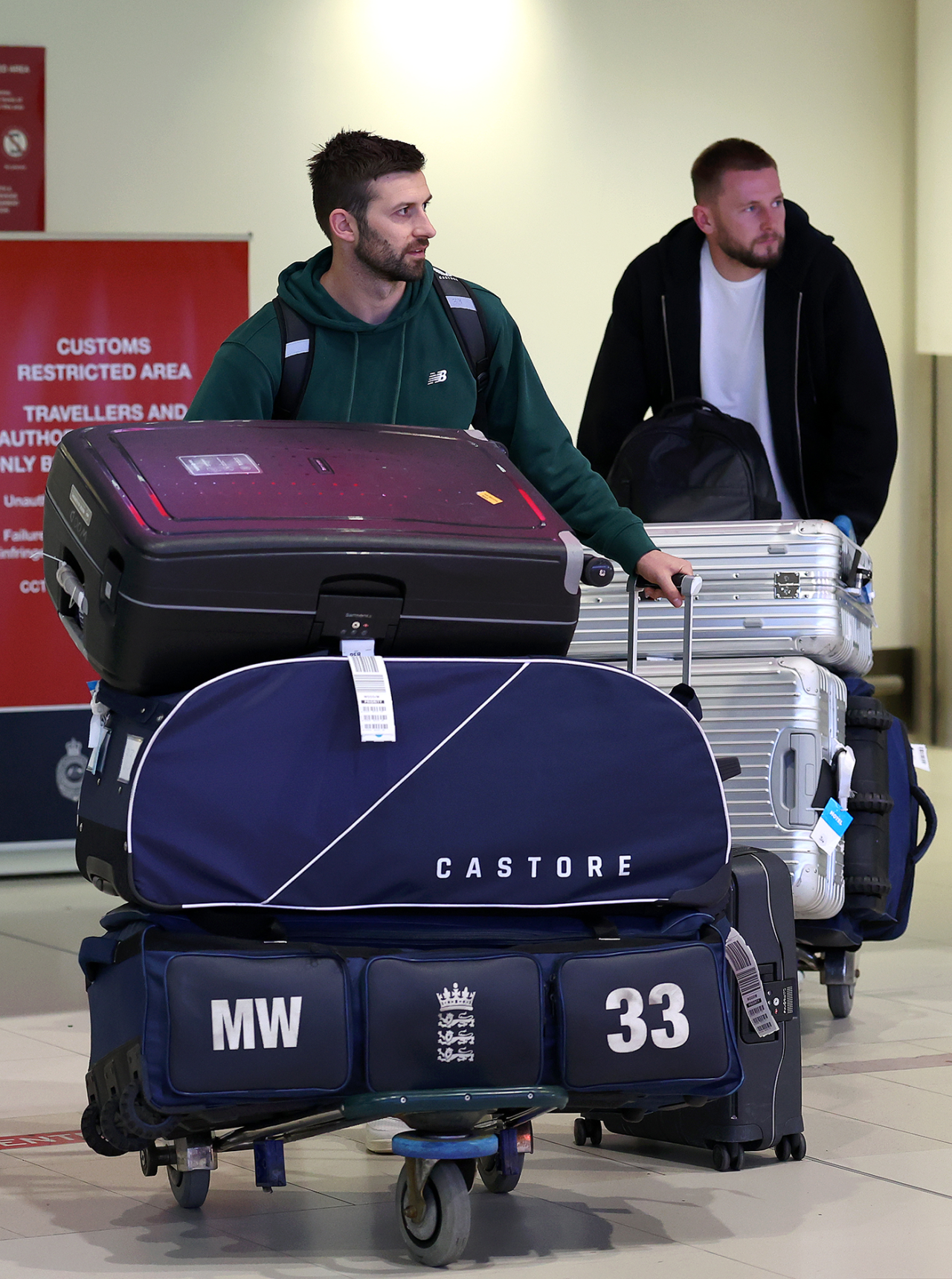 Mark Wood and Gus Atkinson arrive in Perth | ESPNcricinfo.com