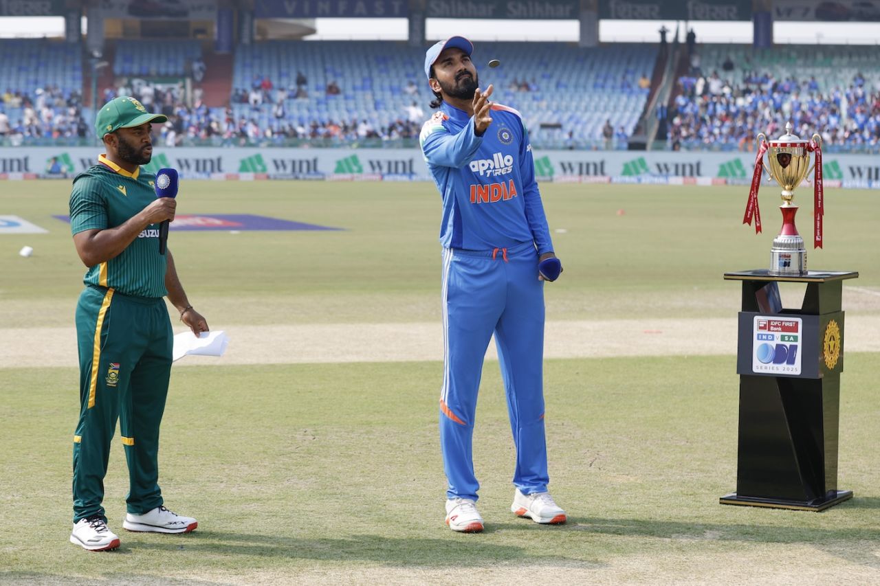 Temba Bavuma won the toss and asked KL Rahul to bat first ...