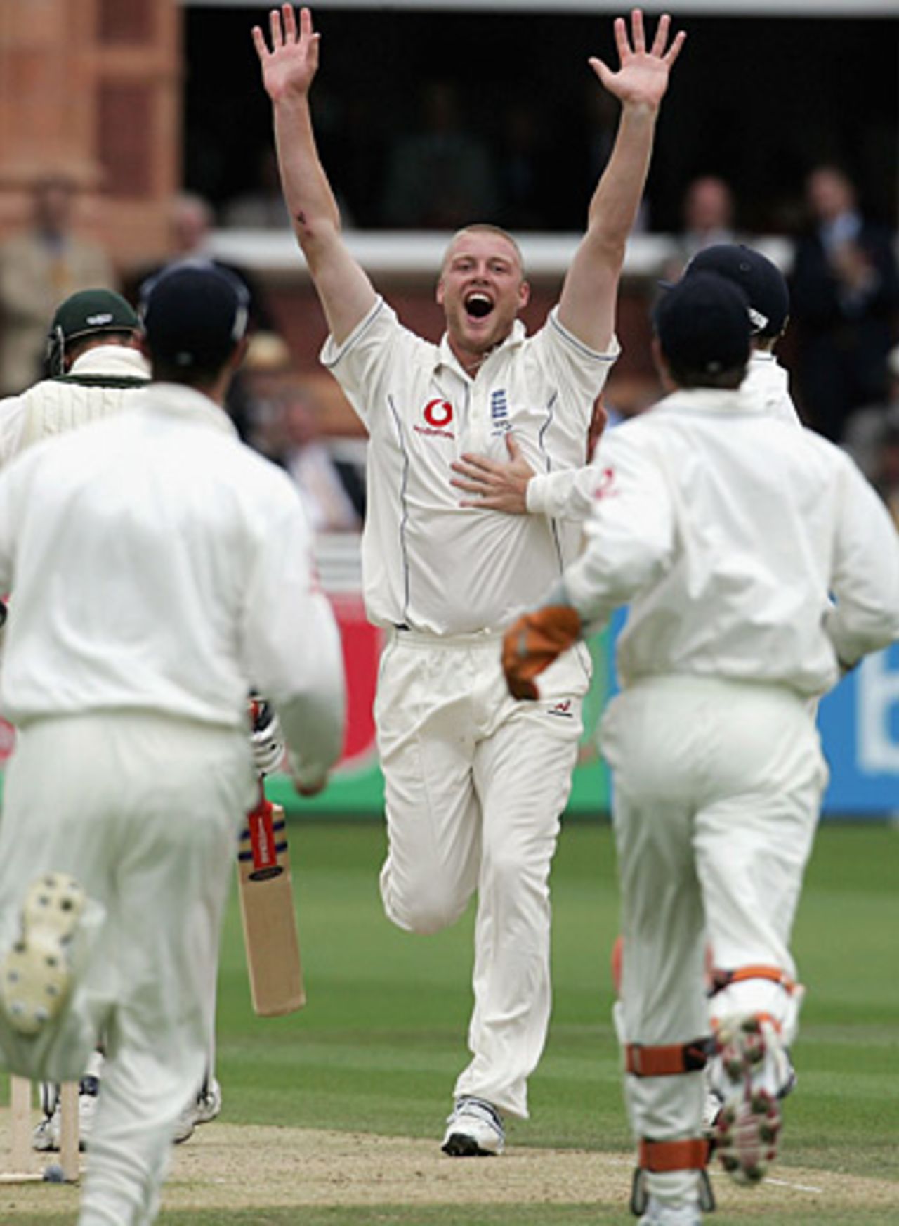 Andrew Flintoff and Kevin Pietersen celebrate | ESPNcricinfo.com