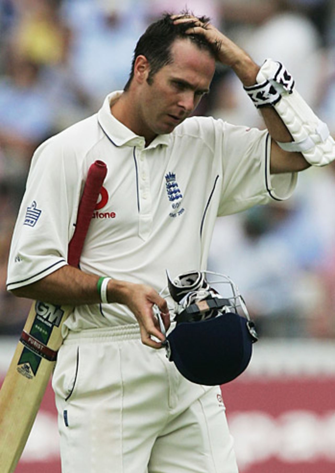 Kevin Pietersen smashes Brett Lee for six | ESPNcricinfo.com