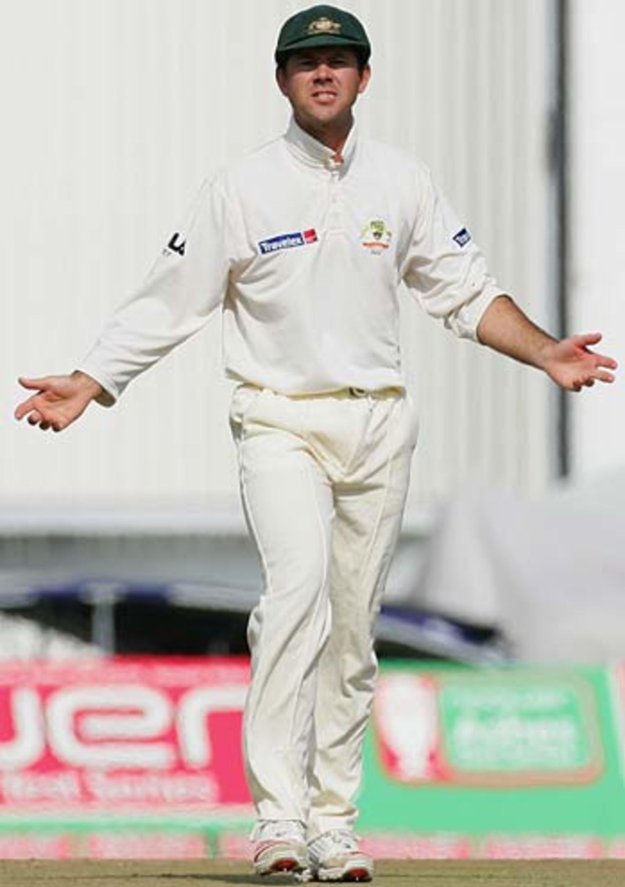 Matthew Hoggard edges past Ricky Ponting and Shane Warne | ESPNcricinfo.com Matthew Hoggard edges past Ricky Ponting and Shane Warne | ESPNcricinfo.com