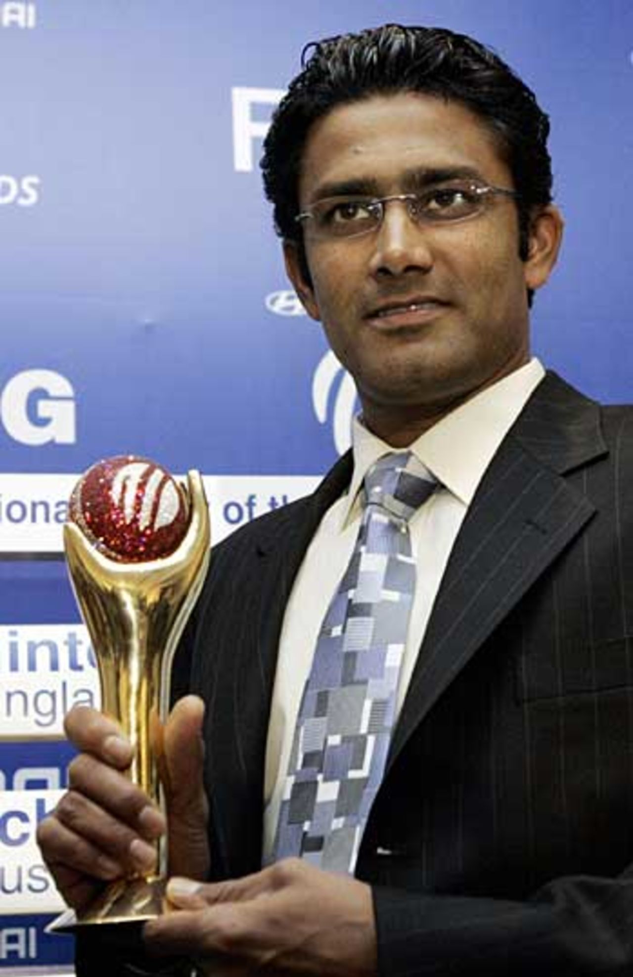 Anil Kumble poses with one of the 2005 ICC Awards | ESPNcricinfo.com