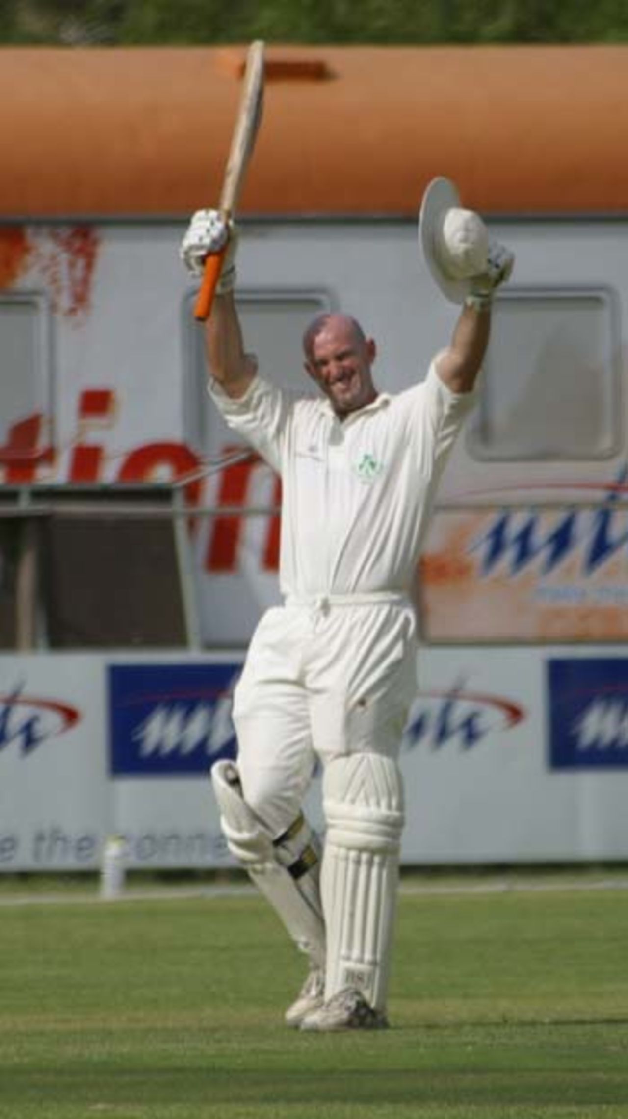 Jeremy Bray acknowledges his team mates after scoring a century against ...