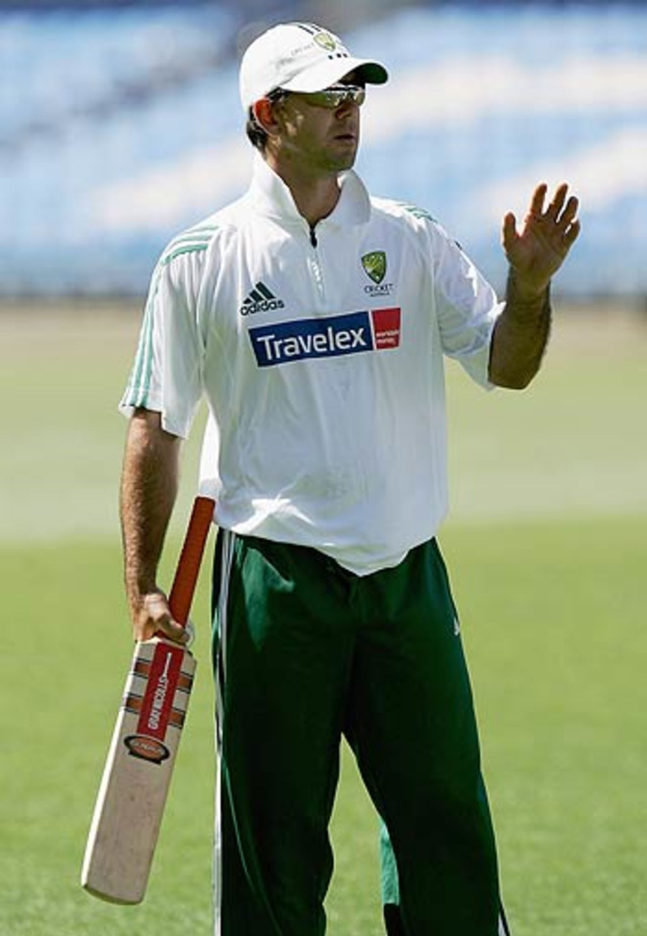 Ricky Ponting hones his bowling skills | ESPNcricinfo.com Ricky Ponting hones his bowling skills | ESPNcricinfo.com